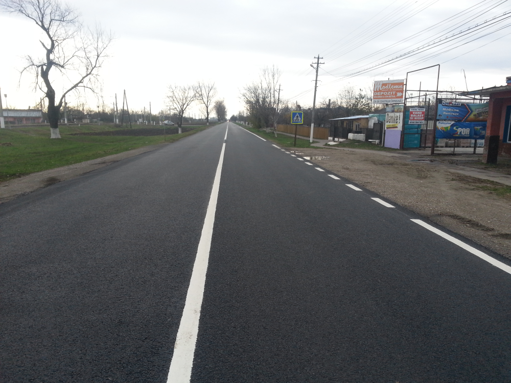 Periodic maintenance – asphalt works for national roads by DRDP Iasi ...