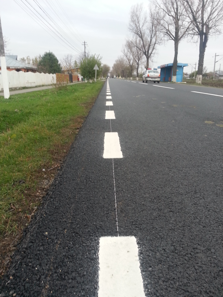 Periodic maintenance – asphalt works for national roads by DRDP Iasi ...