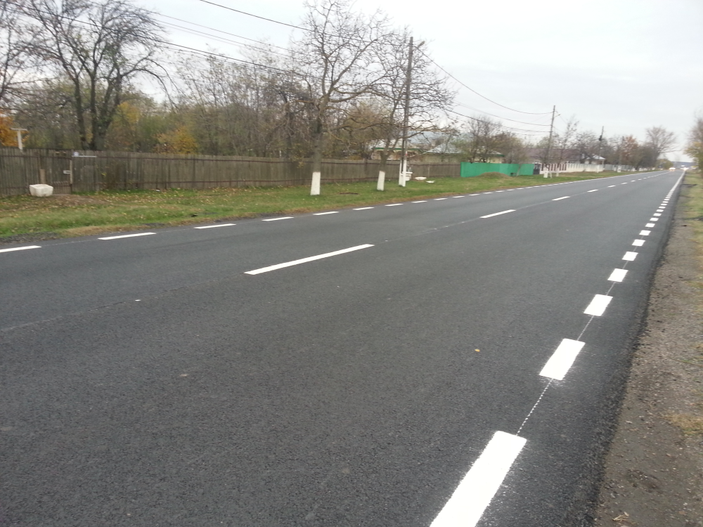 Periodic maintenance – asphalt works for national roads by DRDP Iasi ...