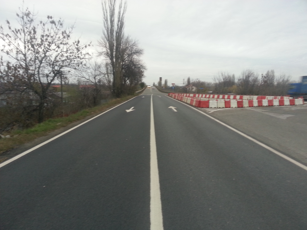 Periodic maintenance – asphalt works for national roads by DRDP Iasi ...
